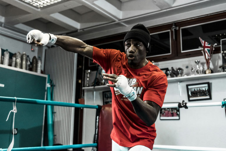 Reportage : Bakary Samake se prépare ardemment - BoxeNet.fr